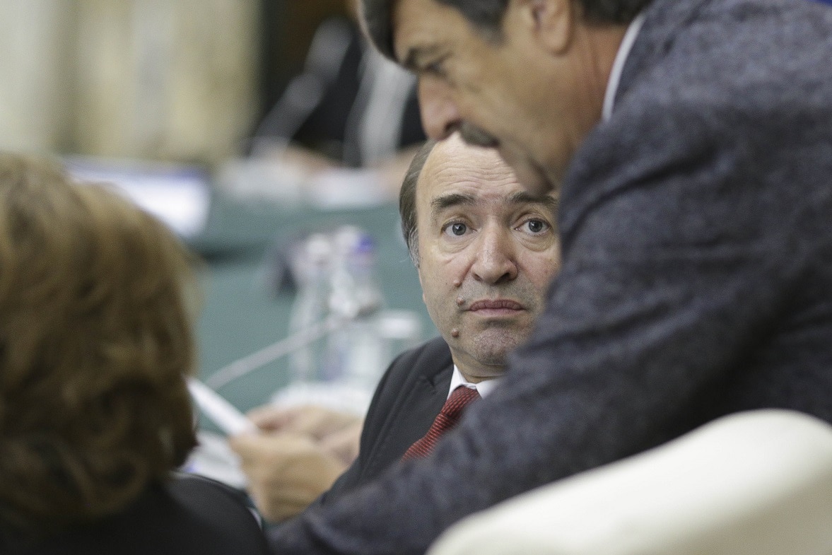 Tudorel Toader și-a îmbogățit CV-ul cu întâlnirile cu Timmermans și ...