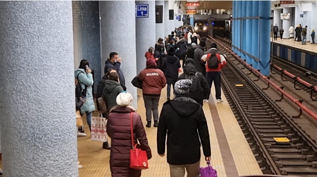 Metrorex introduce în circulație toate trenurile disponibile din flotă ...