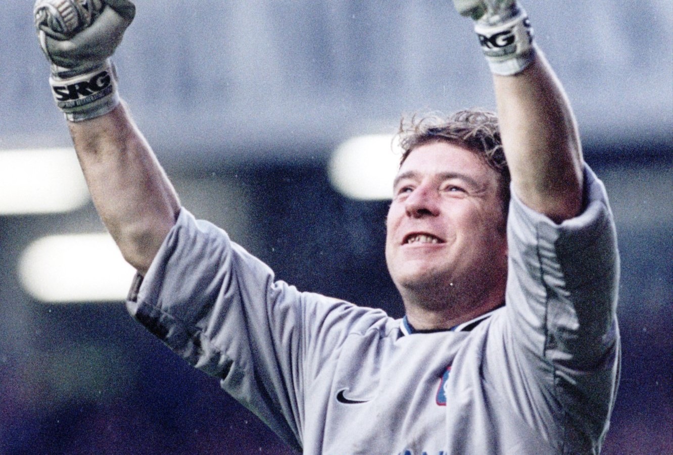 Andy Goram, fostul portar al naţionalei Scoţiei, a pierdut bătălia cu ...