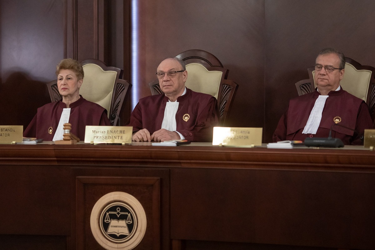 Constitutional court cancels Romanian presidential elections over ...