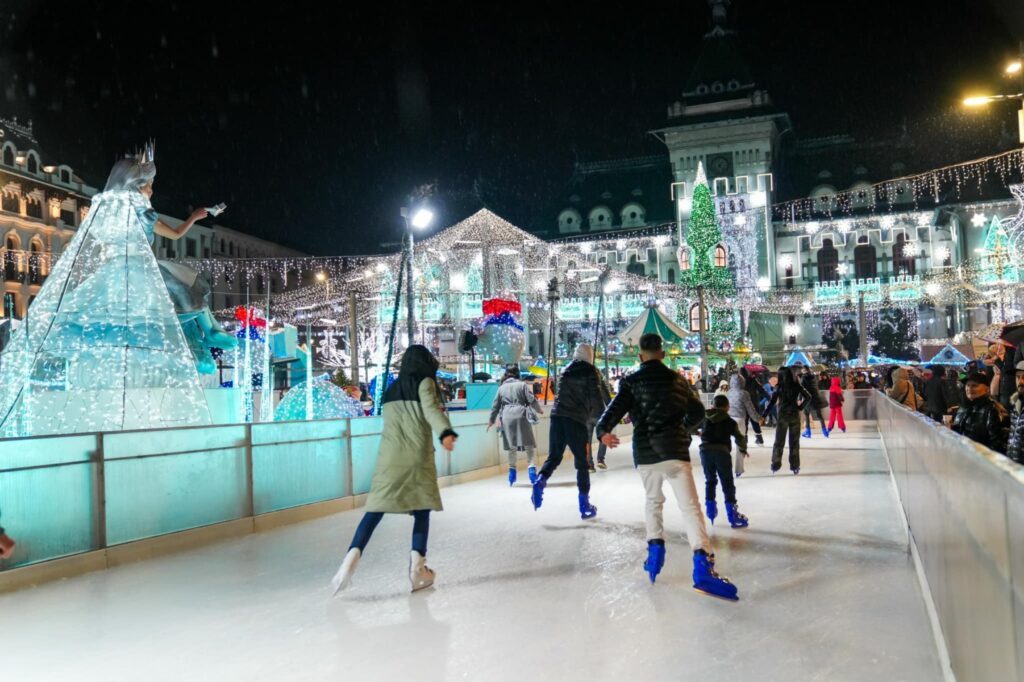 FOTO A fost deschis Târgul de Crăciun de la Craiova, cu prima roată hi ...