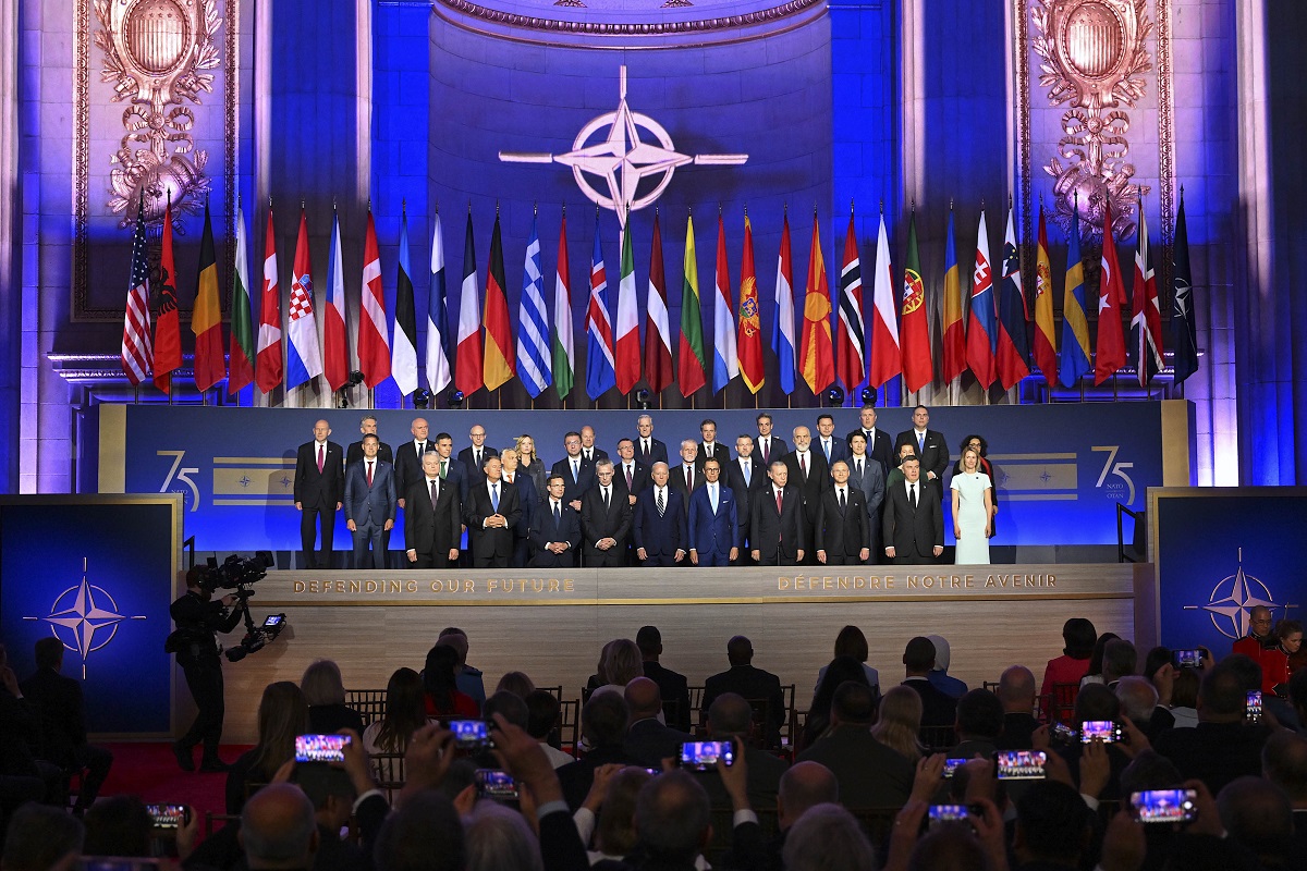 Trump ia în considerare o schimbare majoră a politicii NATO: SUA ar ...