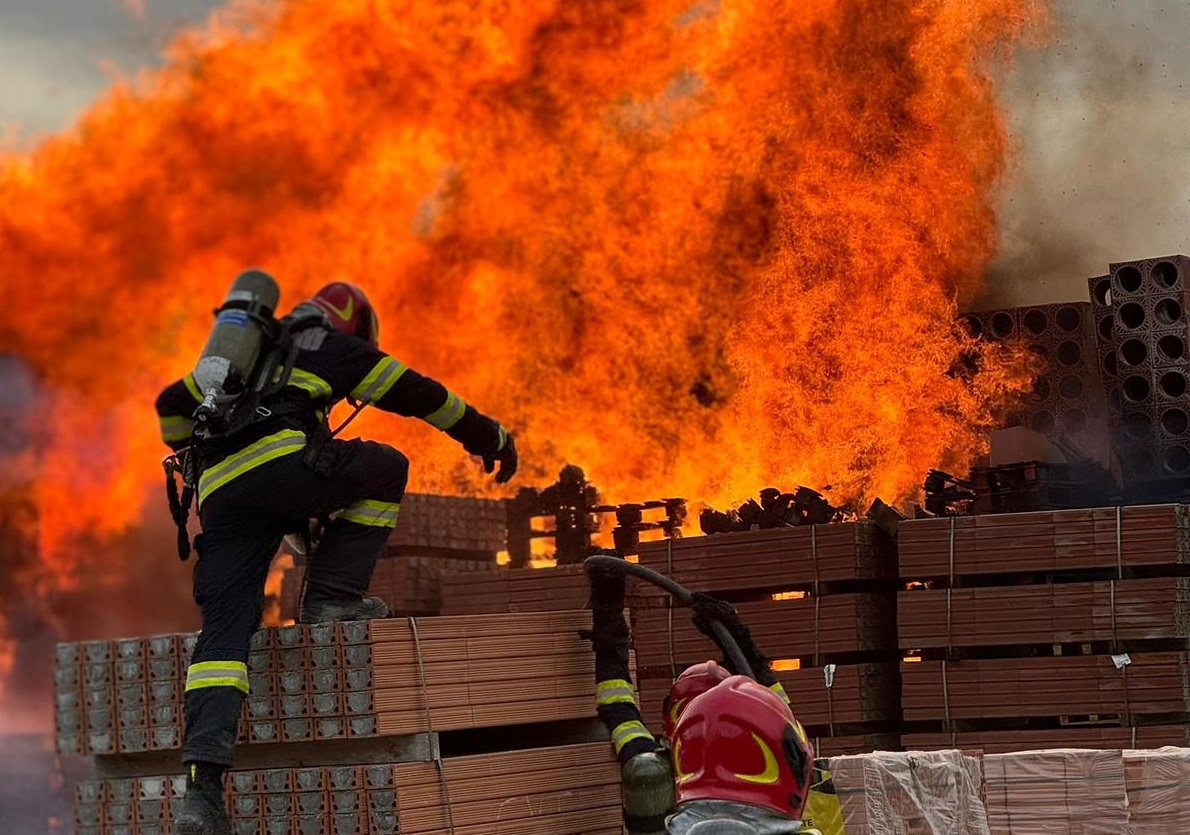 VIDEO Cel puțin 59 de morţi și peste 150 de răniți într-un incendiu ...