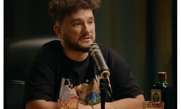 Crezi că faci stand-up? Hai la ”The Mic”, care promite momente de umor ...