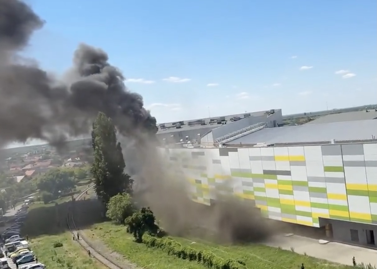 Incendiu la un mall din Arad, urma să se inaugureze în această lună ...