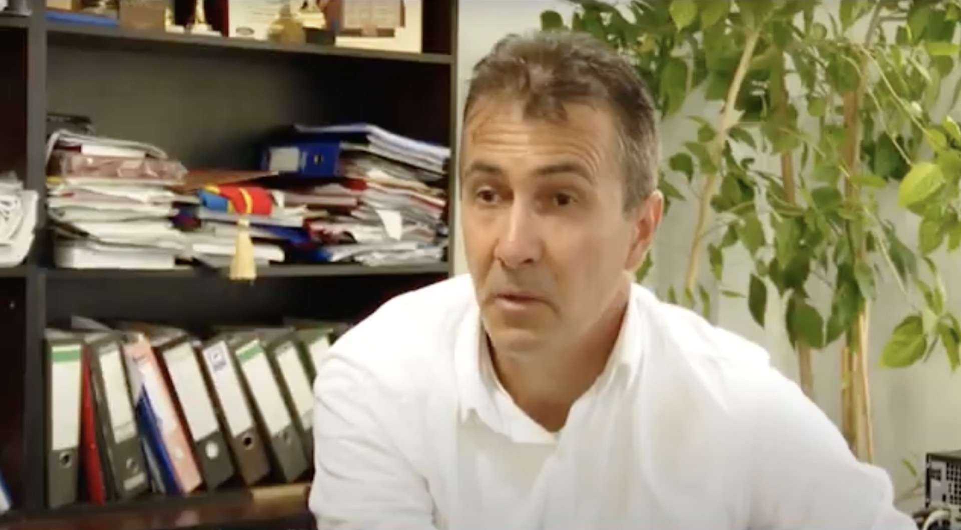 Primarul comunei ieșene Dobrovăţ: Funcţionăm cu 12 angajaţi. Am anunţat ...