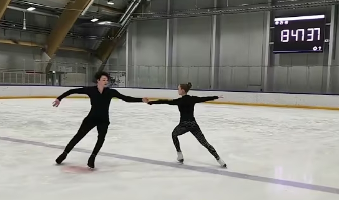 Patinaj artistic: O pereche formată din două sportive va concura în ...